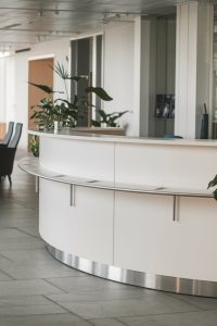 47 Unique Reception Desk Ideas 2025: Modern, Creative Designs for ...