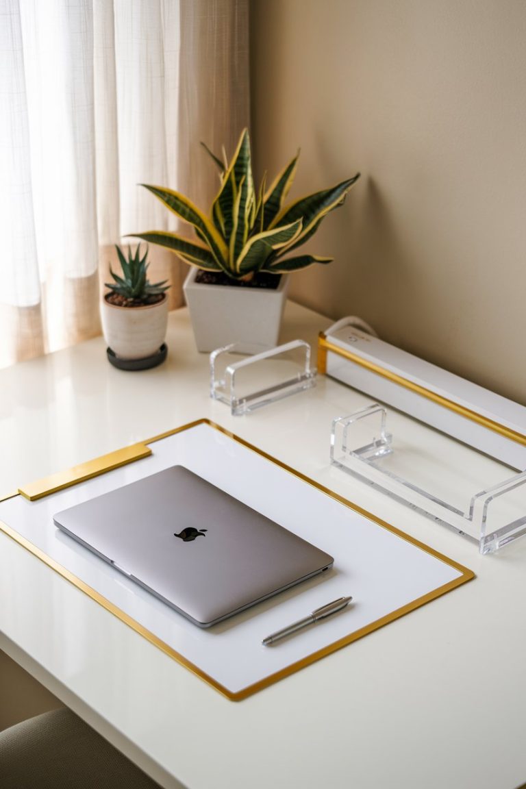 Desk Accessories Ideas 2025: 42 Inspiring and Stylish Ways to Elevate ...